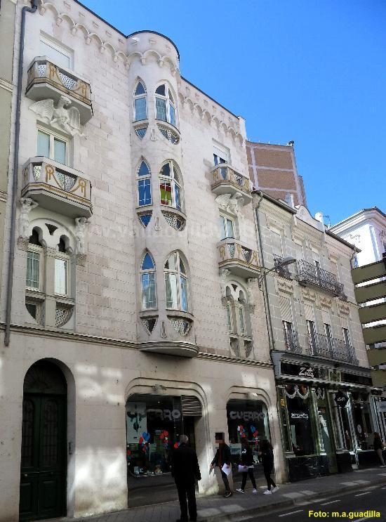 Valladolid - Web - MONUMENTOS Y EDIFICIOS - EDIFICIO CALLE CÁNOVAS DEL CASTILLO 6